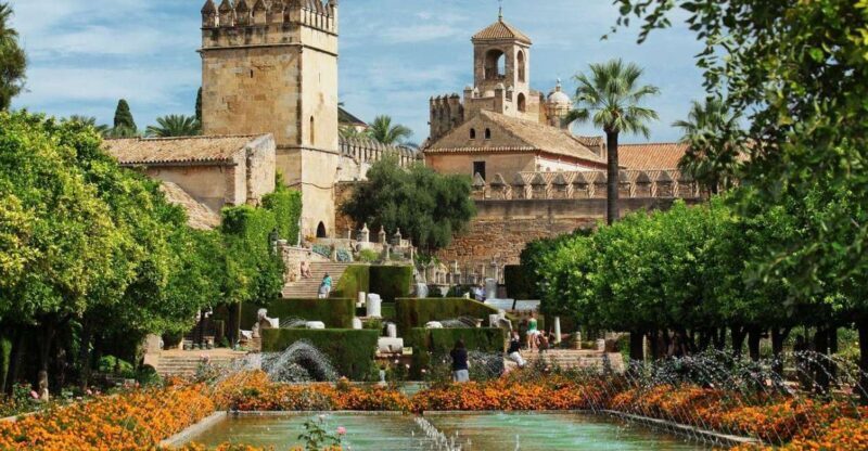 Cordoba Private Guided Walking Tour - Strolling through Calleja de las Flores