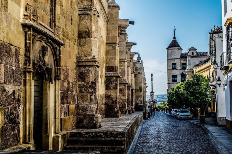 Cordoba - Private Tour including visit to the Fortress - FAQ