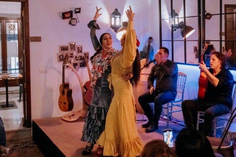 Córdoba: Tablao Flamenco at Doble de Cepa with Optional Meal - Location and Atmosphere