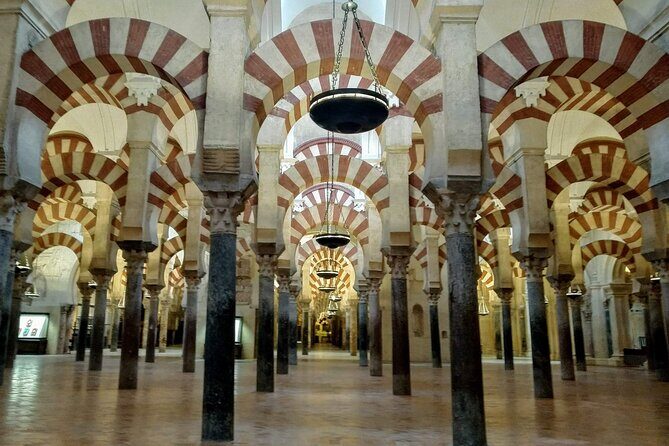 Cordoba tour Mosque-Cathedral & Jewish Quarter, max. 8 people - Key Points