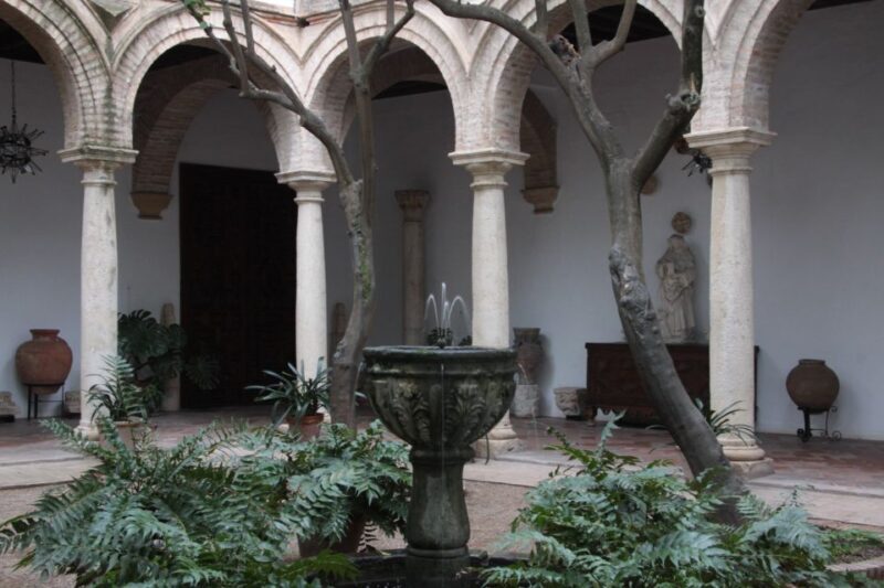 Córdoba: Viana Palace Gardens and Patios Entry Ticket - Who Should Visit the Viana Palace Gardens and Patios?