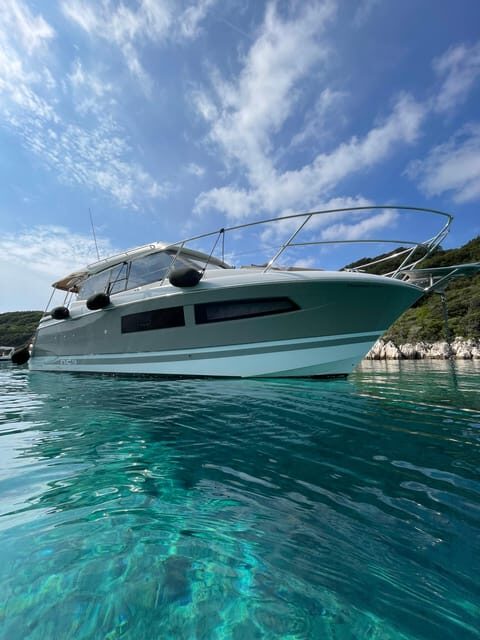 Corfu : Private Motor-Yacht Cruise with Corfu Town Views - FAQ