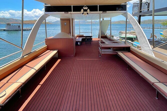 Coron Island Hopping via Private Double Decker Party Boat - Who Is This Tour Best Suited For?