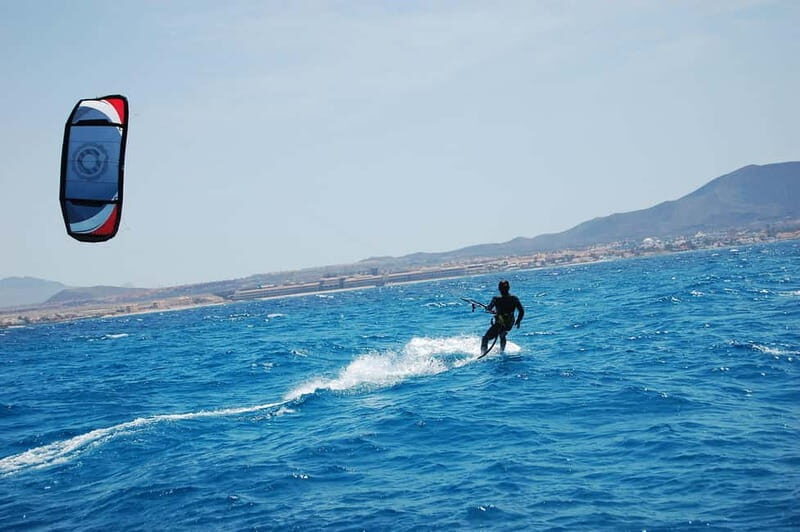 Corralejo: KITESURF BEGINNER COURSES. Semi-Private groups - Key Points