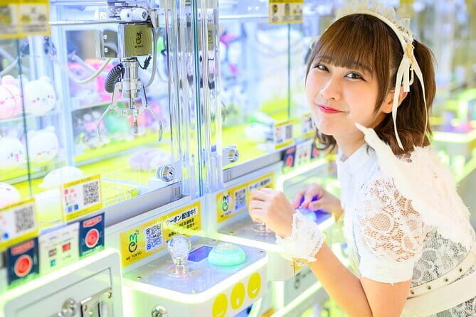 Costume Rental Studios in Emotion Liberation Zone - The Fun of Claw Machines and Capsule Toys