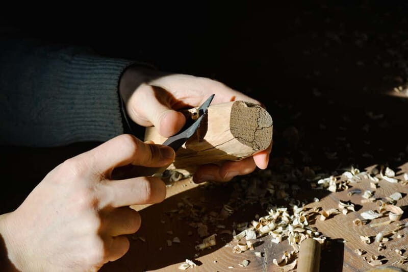 Cotignac: Wood Sculpture Studio - The Technique and the Artist