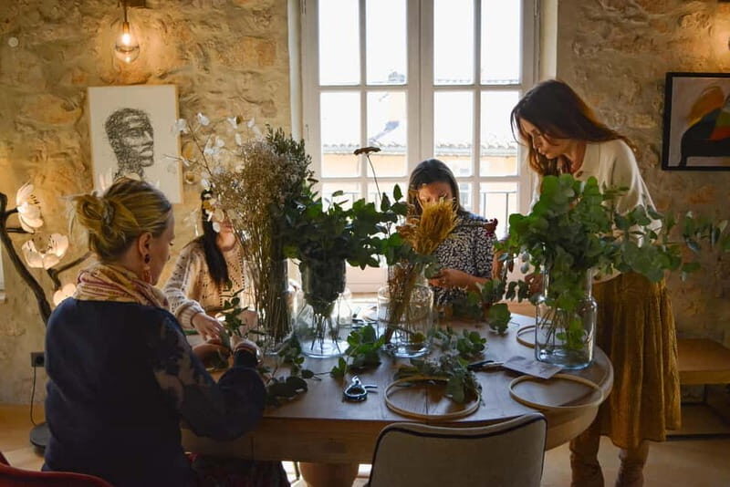 Cotignac: Workshop for creating dried flower crowns - Key Points