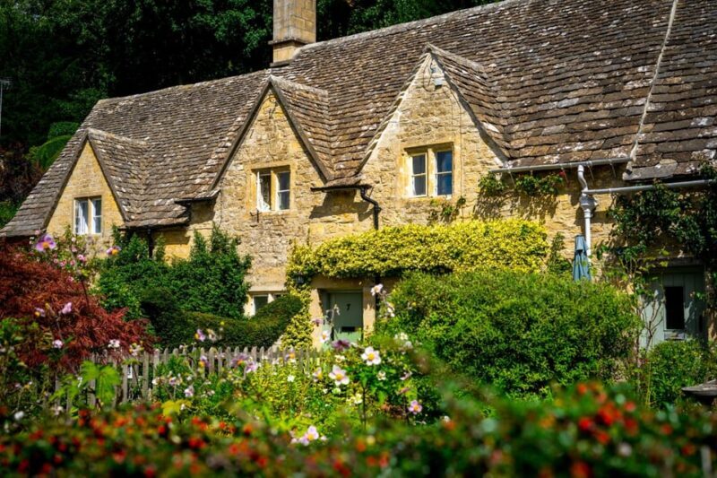 Cotswolds Village Private Car Tour and Photoshoot - Key Points