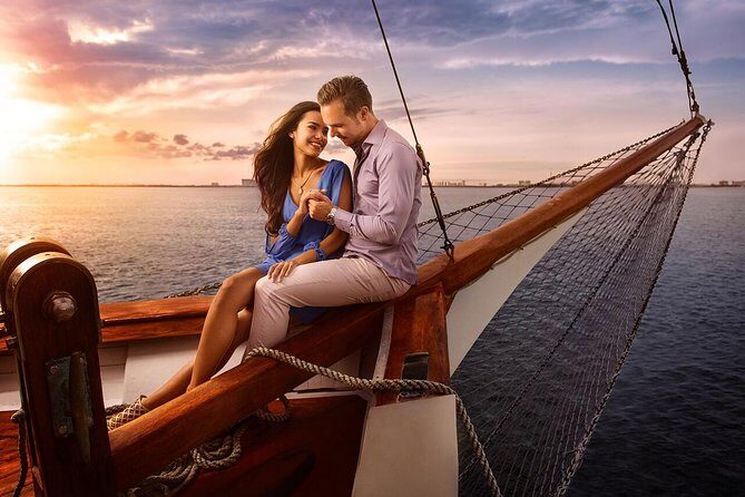 Couples Night, Romantic Sunset in Lagoon Nichupte & Live Music from Cancun - The Sum Up