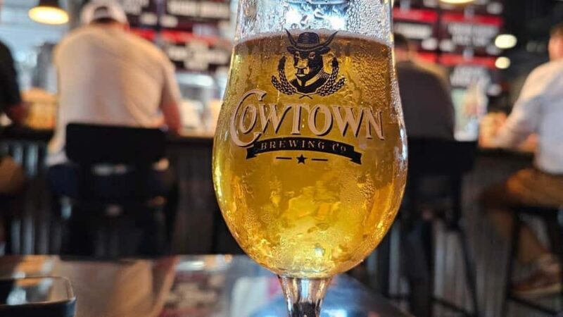 Cowtown Tour Co. Fort Worth: Burgers & Breweries Guided Tour - Key Points