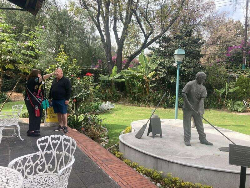COYOACAN: FRIDA KAHLO STEPS IN COYOACAN AND SAN ANGEL CDMX - FAQ