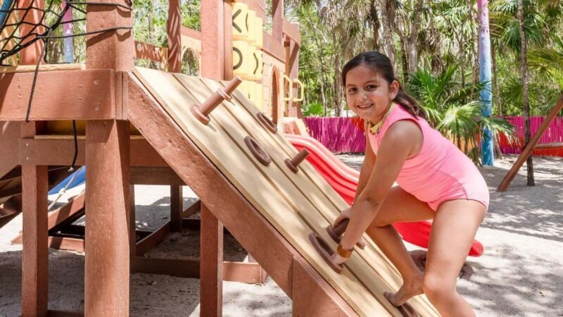 Cozumel: KUZÁ Beach & Adventure Park Deluxe Pass & Zip Line - Food & Drinks: A Feast by the Sea