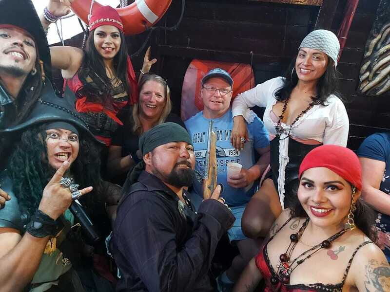 Cozumel: Pirate Ship Cruise with Open Bar, Dinner, and Show - Cozumel: Pirate Ship Cruise with Open Bar, Dinner, and Show