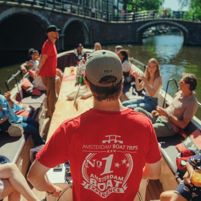 COZY AND FUN CANAL TOUR: A UNIQUE JOURNEY THROUGH AMSTERDAM - The Sum Up