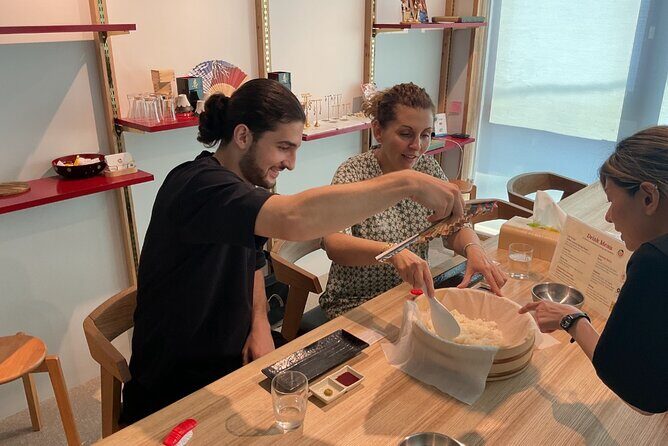 Cozy Tokyo Class: Ramen, Sushi, Sake Pairing & Cultural Exchange - Who Will Love This Experience?