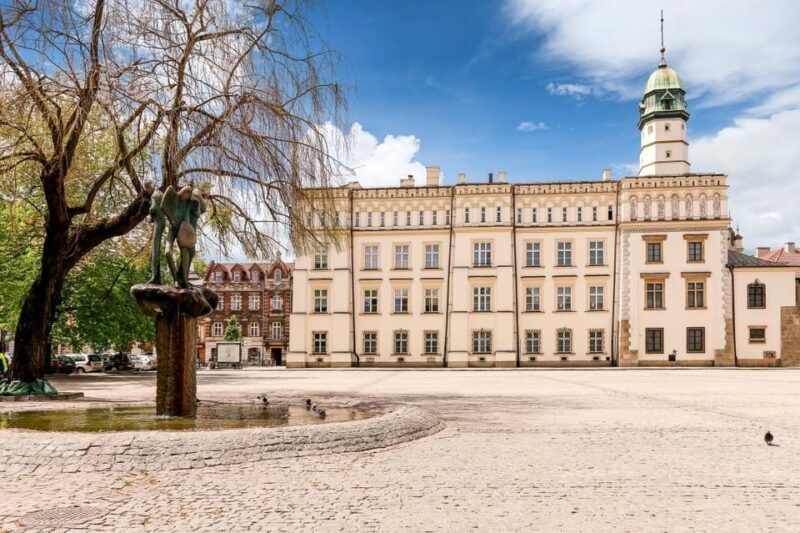 Cracow: Kazimierz Jewish Quarter Walking Tour - Key Points