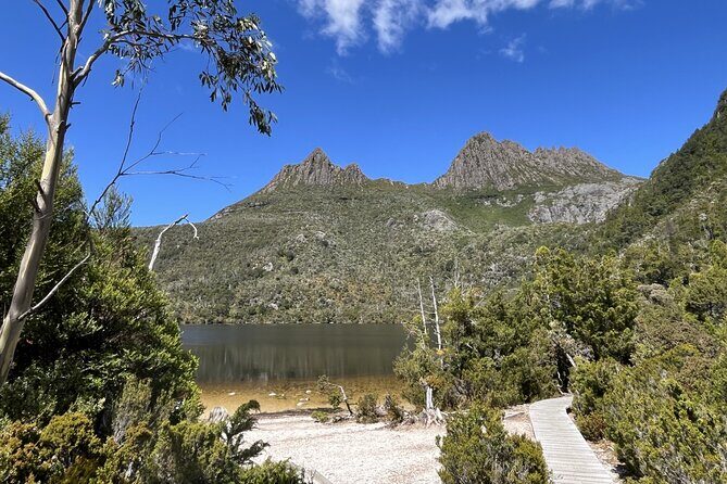 Cradle Mountain: Dove Lake Guided Hiking Tour - Starting Off: Convenience and Comfort
