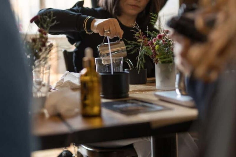 Create you own eco-friendly Candle & Aperitivo - A Cozy Candle-Making Experience in Milan: Eco-Friendly Creations & Aperitivo