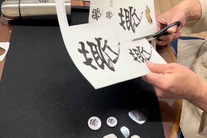 Creative experienceDrawing Kanji and Creating Souvenirs - Who Would Love This Tour?