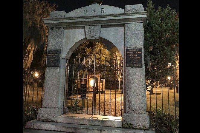 Creepy Crawl Night-Time Haunted Pub Walking Tour of Savannah's Historic District - The Pubs and Haunted Sites