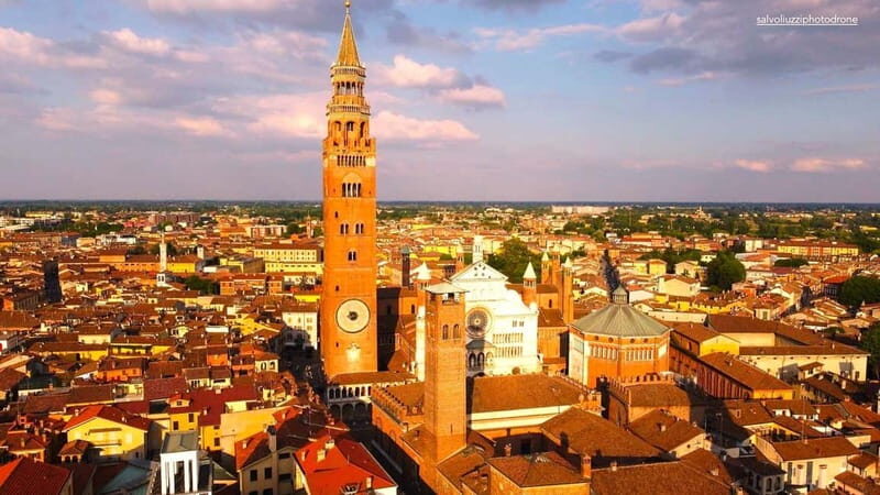 Cremona: City of art and music in Italian - Practical Details and Value