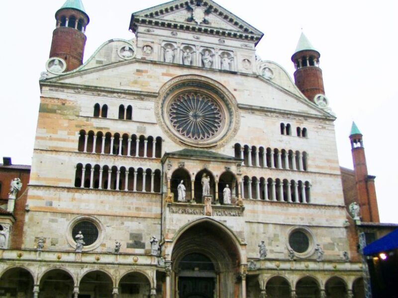 Cremona private city tour with licensed tour guide - Practical Details