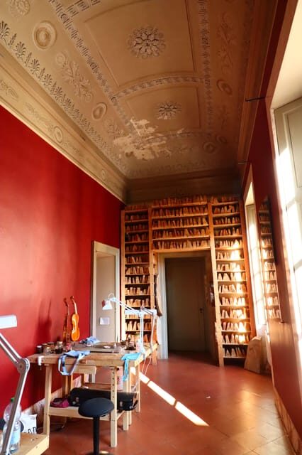 Cremona: Visit the Violinmaker School - The Secret of Strad - Key Points