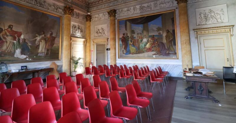 Cremona: Visit the Violinmaker School - The Secret of Strad - What Reviewers Say