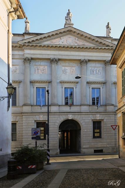 Cremona: Visit the Violinmaker School - The Secret of Strad - Practical Details