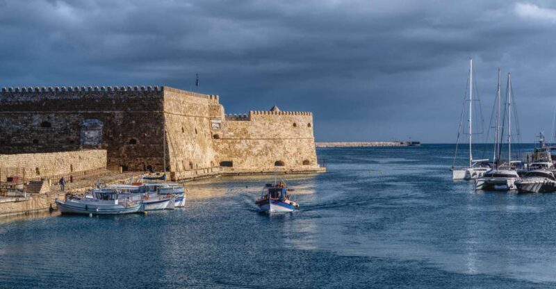Crete: Heraklion Center, Local Market and Creta Aquarium - Exploring Heraklion: Sights, History, and Shopping