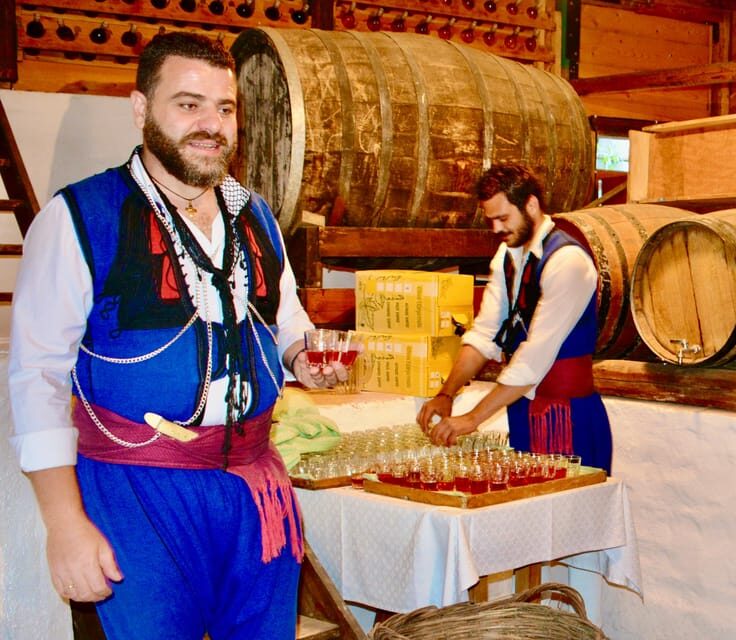 Crete: Traditional Cretan Night: Live Show and Dinner - A Close Look at the Experience