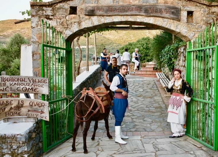Crete: Traditional Cretan Night: Live Show and Dinner - The Dance and Music: A Fun, Participatory Highlight