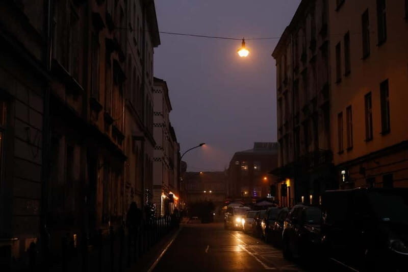 Crime and Mystery Walking Tour in Krakow's Jewish Quarter - Key Points