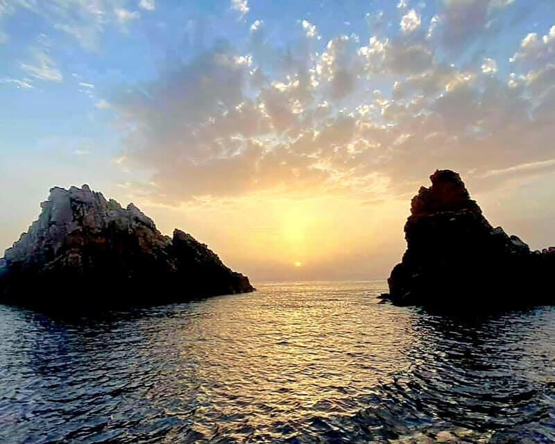 Croisière Piana Sunset Apéro Baignade bateau 12 places - Weather and Season Considerations