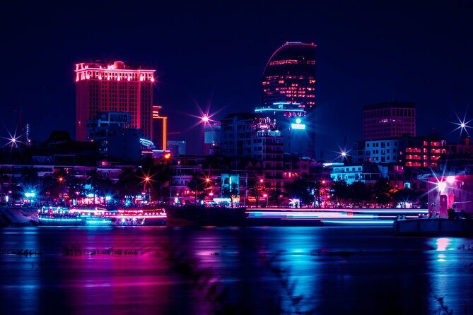 Cruise and Dine along the Phnom Penh Skyline - Key Points