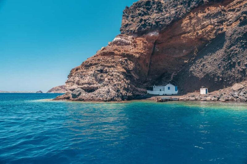 CRUISE AROUND SANTORINI IN STYLE AND SPEED - An Introduction to the Santorini Boat Experience