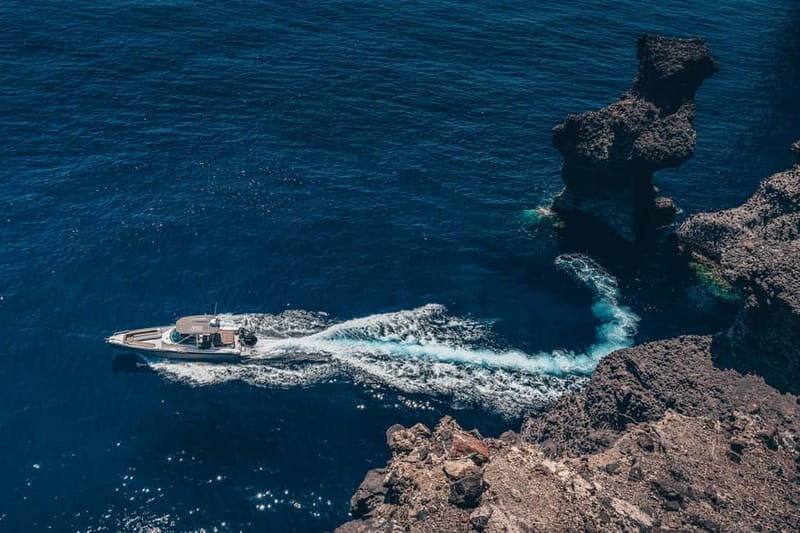 CRUISE AROUND SANTORINI IN STYLE AND SPEED - FAQ