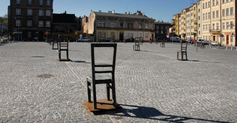 Cruise on the Krakow Vistula & Guided Tour in Former Ghetto - The Itinerary in Detail
