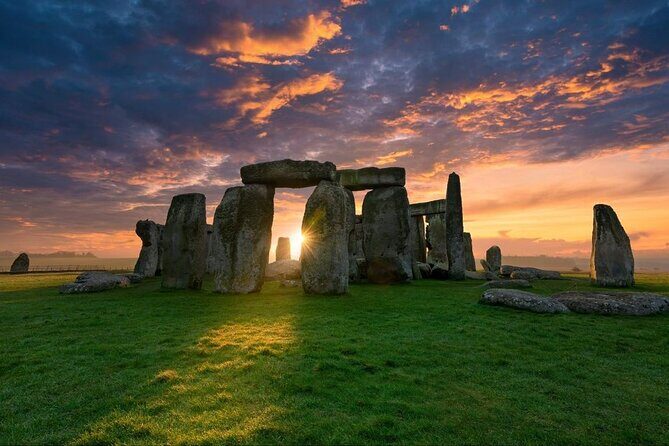 CRUISE SPECIAL- STONEHENGE & SALISBURY - PRIVATE JEEP SAFARI Tour - A Personal Touch in a Private Land Rover