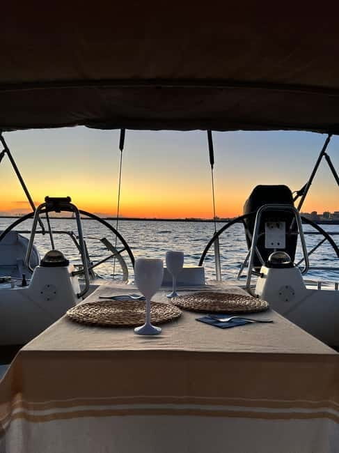 Cruise with dinner in Cagliari - Key Points