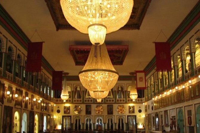 Crystal Gallery Visit at Udaipur Palace with Lunch - Key Points