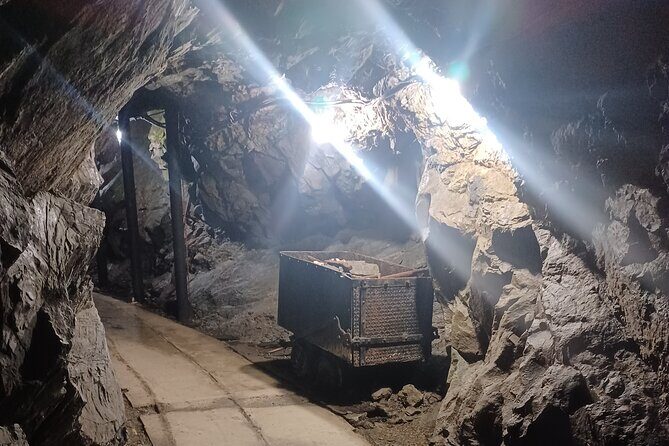 Crystal Gold Mine Tour With Prospector Combo Deal - Key Points