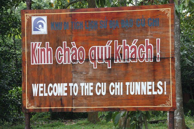 Cu Chi Tunnel Half Day - Small Group Tour - Visiting the Cu Chi Tunnels