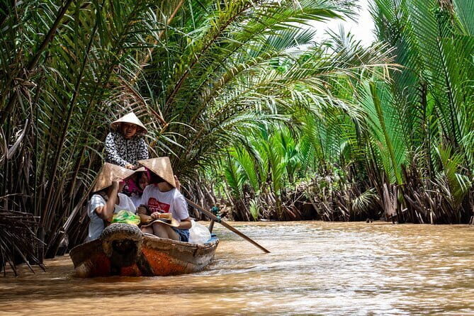 Cu Chi Tunnels and Mekong Delta Full Day Guided Tour - Discovering the Cu Chi Tunnels
