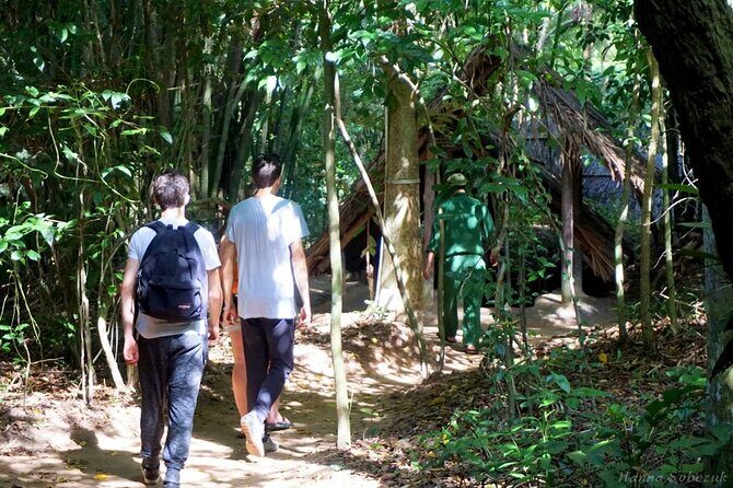 Cu Chi Tunnels Private Tour With Locals - Local Crafts & Cultural Insights