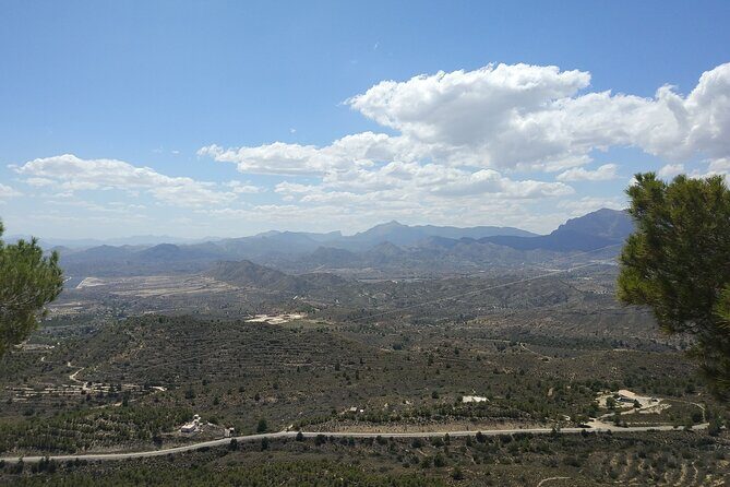 Cueva Canelobre and village Busot tour from Alicante and Campello - FAQ