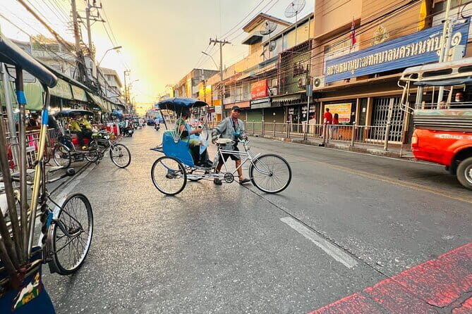 Culinary adventure in Mueang Non with Small group - Prachaniwet 1 Market: The Heart of Street Food
