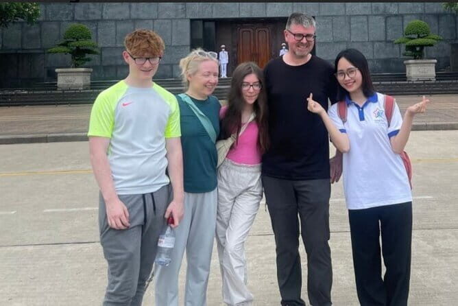 Cultural Exchange with Student Guides - What Does the Tour Mean for You?