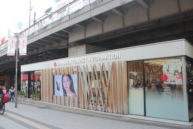 Cultural Private Walking Tour of Shinjuku from Shinjuku - Key Points