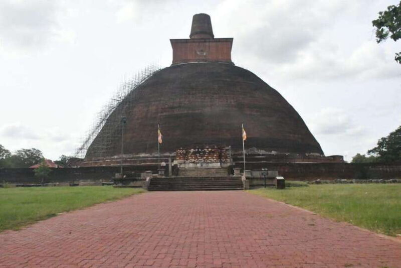 Cultural Triangle 5 Days 4 Nights in Sri Lanka - Day 2: Anuradhapura to Polonnaruwa